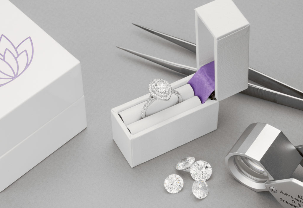 Engagement Rings in a Small Box | Small Engagement Ring Boxes