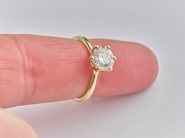 What are Eye-Clean Diamonds? - Affordable Clarity Grades.