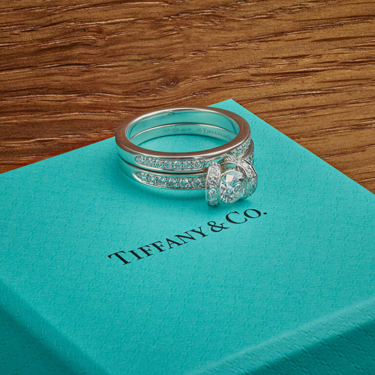 The Tiffany Ribbon Ring - Making a Bespoke Shaped Band to Fit