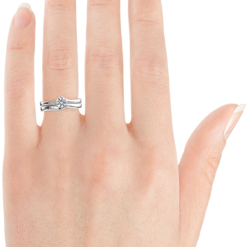 4 Claw Twist Engagement Ring | Round Solitaire Twist Setting
